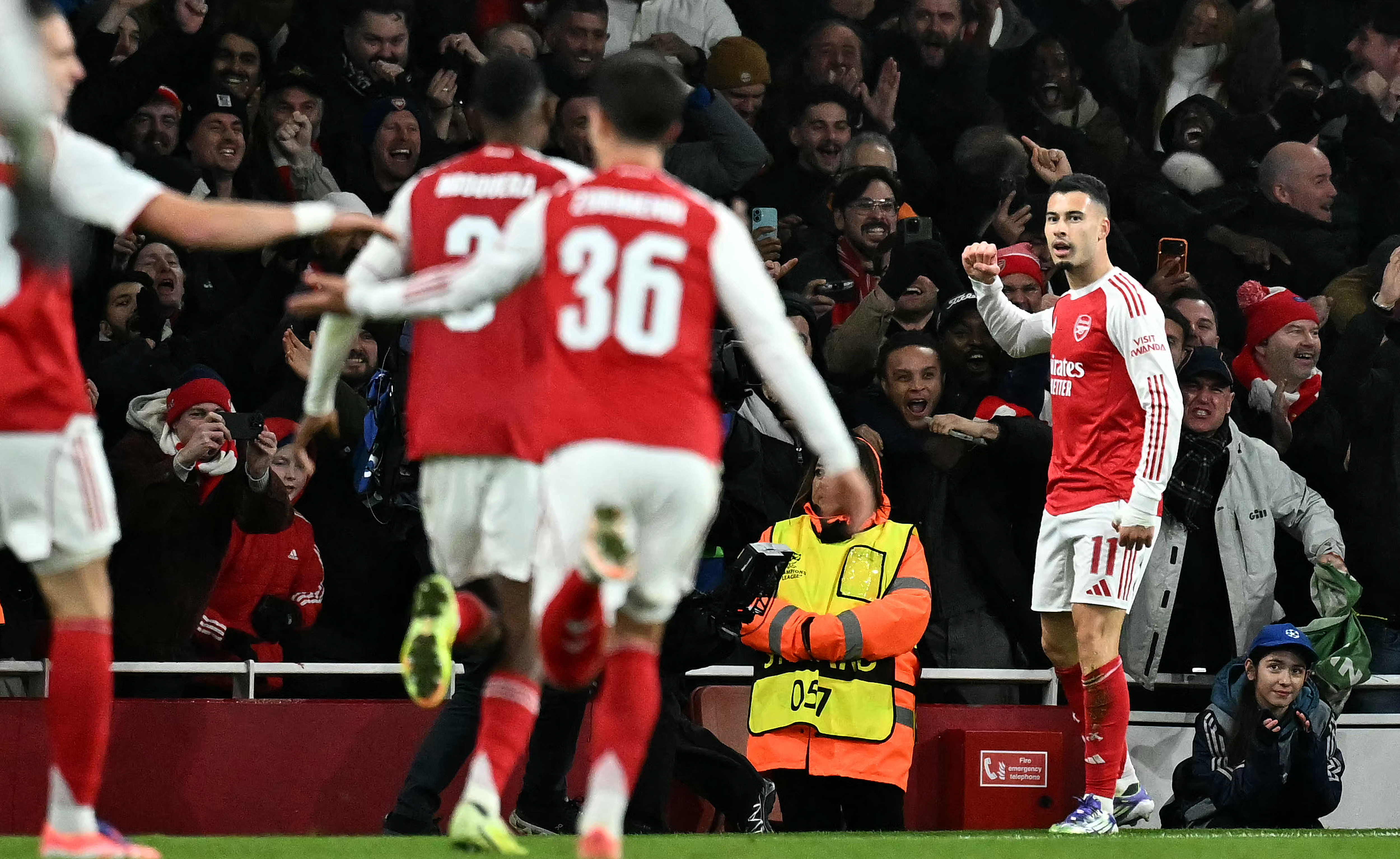 Arsenal vs Bayern: Flying Gunners thump Germans to stay perfect in ...